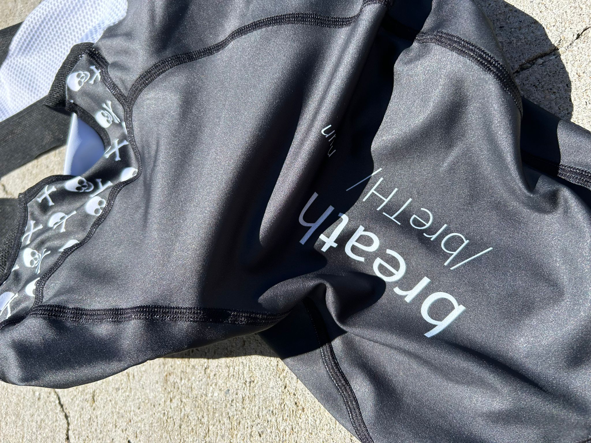 BREATHE BIB – Love The Pain Store